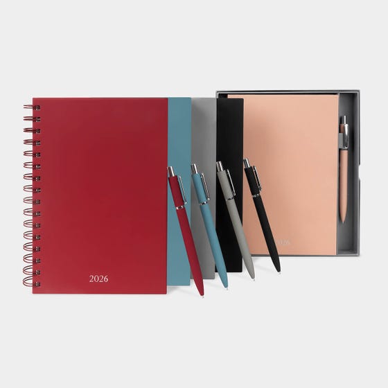 Agenda diaria clásica con pluma en kit de regalo – Agendas Promocionales